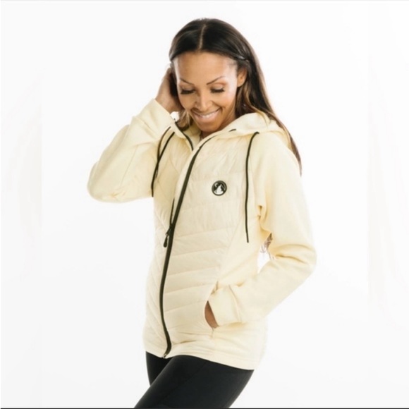 ZYIA | Jackets & Coats | Zyiacream Quilted Hooded Ski Puffer Jacket ...